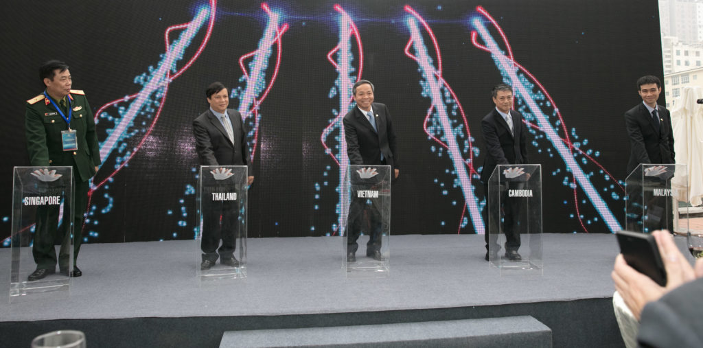 [MEDIA] CMC Telecom officially launched regular cable route Southeast ...