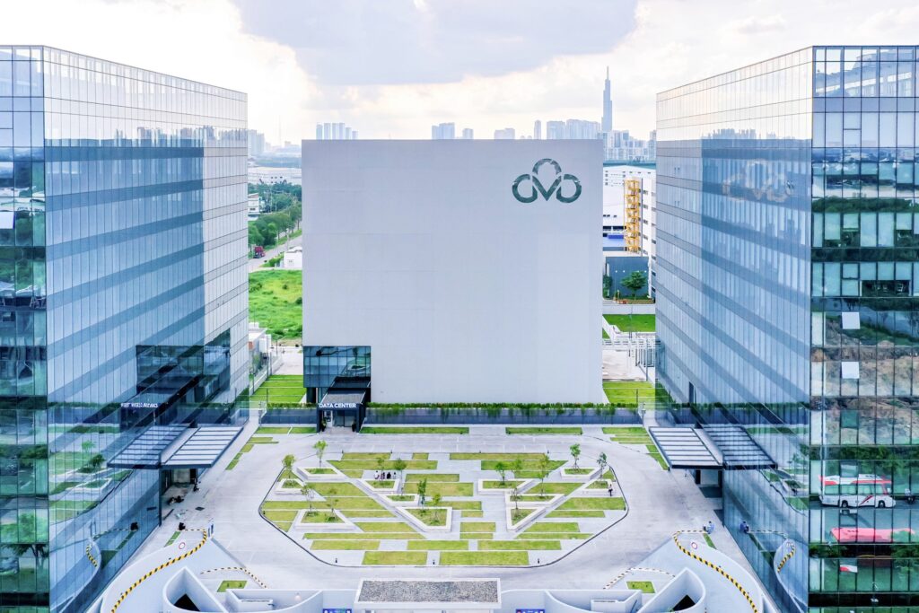 VIETNAM HAS ITS FIRST DATA CENTER THAT MEETS LEVEL 4 INFORMATION SYSTEM ...